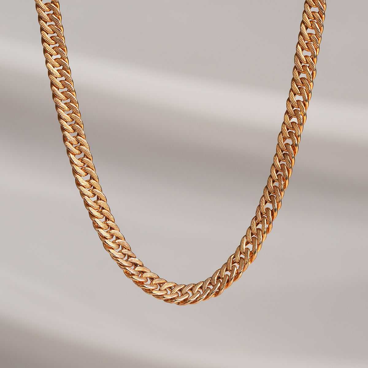 Simple and Broad Silver Chain with Link Design – Padmam